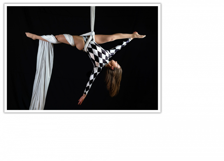 what is aerial acrobatics? - Cirque De Silk